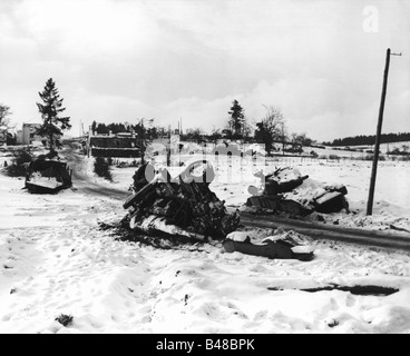 Zweiter Weltkrieg. Nach dem Kampf. Russland, Prochorowka. Grab Kreuz ...