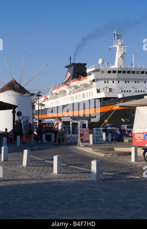 EasyCruise Kreuzfahrt Schiff Kabine Stockfotografie - Alamy