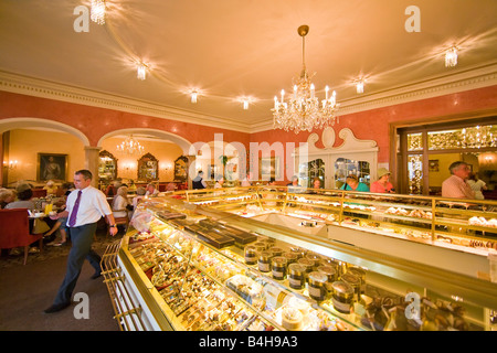 Cafe Zauner in Bad Ischl, Salzkammergut, Oberösterreich Stockfotografie ...