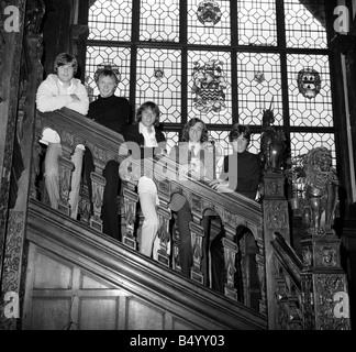 Die Bee Gees pop Gruppe 1968 heiratet Robin Gibb 18 Molly Hullis 21 bei ...