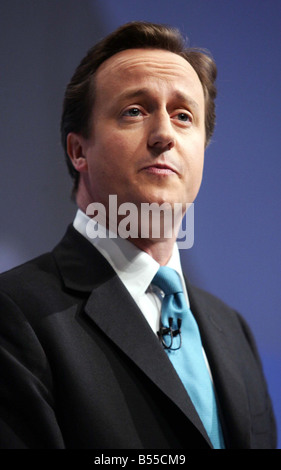 Tory Führer David Cameron macht seine Rede an die Delegierten der ...