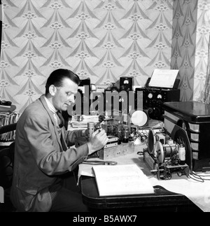 Radio-Mechaniker: Stephen Freeth gesehen hier bauen Funkanlagen für die ...