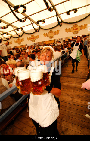 Kellnerin, Wies'n, Oktoberfest, München, Bayern, Deutschland, Europa ...