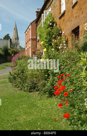 Mohnblumen Pfarrei Kirche Land ländliches Dorf Feld Ickburgh Norfolk ...