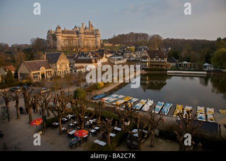 Chateau De Pierrefonds, verwendet als Camelot in der BBC-Fernsehserie ...