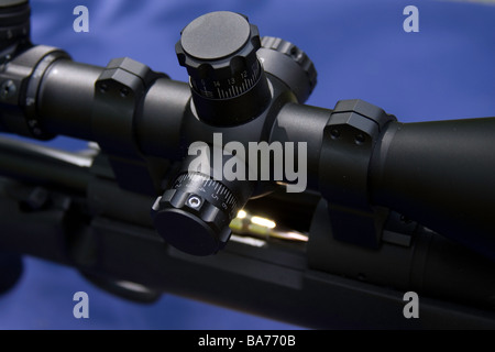 Polizei militärische taktische Waffe ist geladen und bereit für jede ...