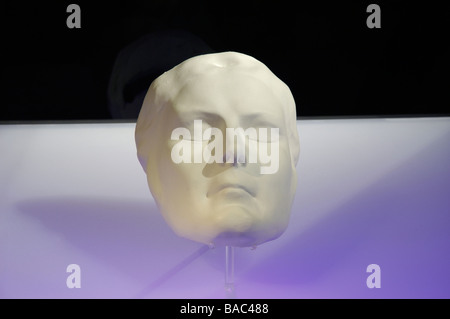 Totenmaske von Kaiserin Sisi im Sisi Museum in Wien Stockfotografie - Alamy