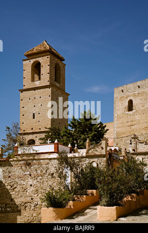 Schlosskirche der drei Türme und Friedhof in Alora Malaga Andalusien ...
