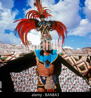 Porträt von einem aztekischen Tänzer Stockfotografie - Alamy
