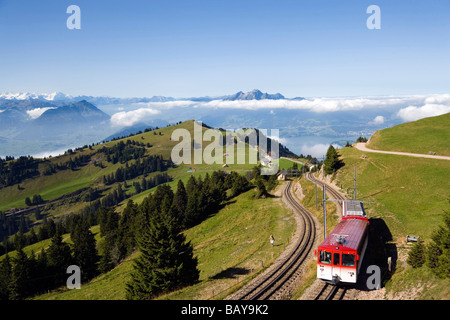 Blick auf Rigi Kulm mit Zahnradbahn Vitznau-Rigi-Bahn-Kanton Schwyz ...