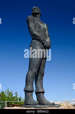 Eine Statue des Piraten Klaus Stoertebeker in Grasbrook, Hamburg ...