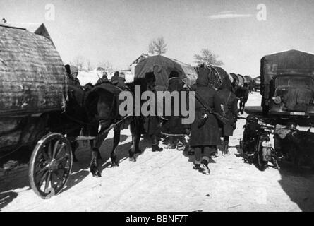 Soldaten der Wehrmacht auf dem marsch an der Ostfront. Die Frontkräfte ...