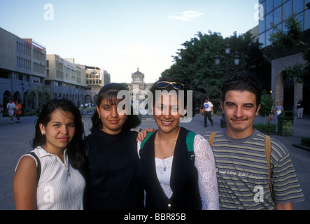 Mexikaner, Mexikaner, junger erwachsener Mann, junge erwachsene Frau ...