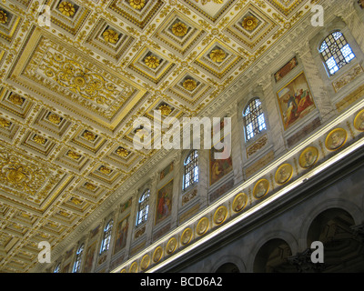 Gold Decke in Saint-Paul Basilika, Rom, Italien Stockfotografie - Alamy