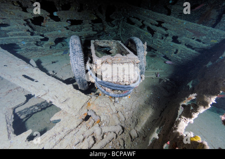 Kriegsmaterial liegt rosten im Frachtraum die Thistlegorm, im Roten ...