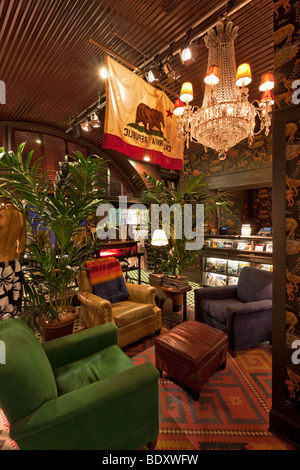 Hollister Store im Westfield Shopping Centre in Shepherds Bush, London ...