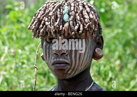 Junge Mursi Stamm Kinder. Debub Omo Zone, Äthiopien, in der Nähe der ...