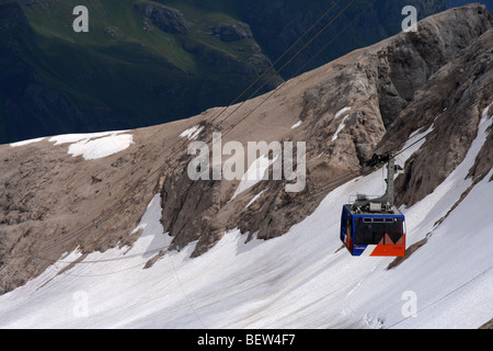 Kabine der Marmolada Seilbahn Lift von Malga Ciapela zur Serauta nach ...