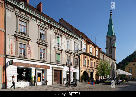 Celje, Altstadt, Galvni Trg - Hauptplatz, Pest-Denkmal, typische ...