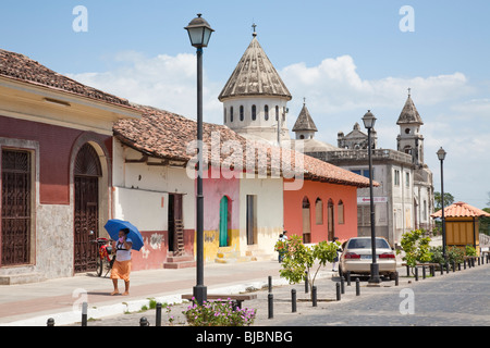 La Calzada ist eine Straße mit zahlreichen Restaurants und Bars in ...