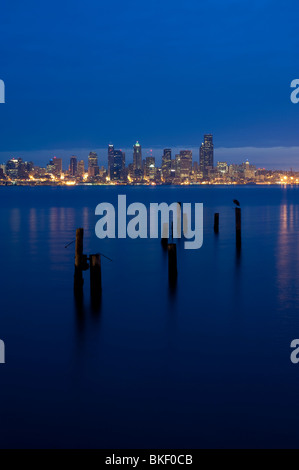 Retro-Bild, Seattle Skyline von West Seattle bei Sonnenaufgang mit ...