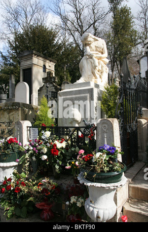 Blumen am Grab Frederic Chopins auf dem Friedhof Père Lachaise, Paris ...