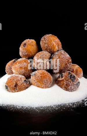 Venezia (Venedig), Italien, Frittole oder Fritole, süße Krapfen ...