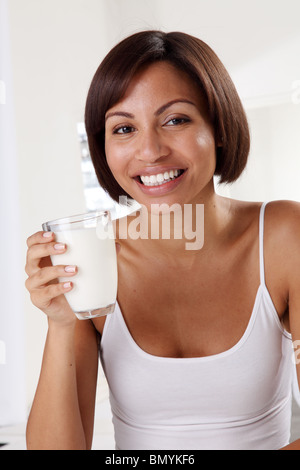 Milch, frische pasteurisierte Milch, "Vollmilch Stockfotografie - Alamy