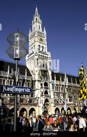 Neues Rathaus von München am Marienplatz mit dem Sitz des ...