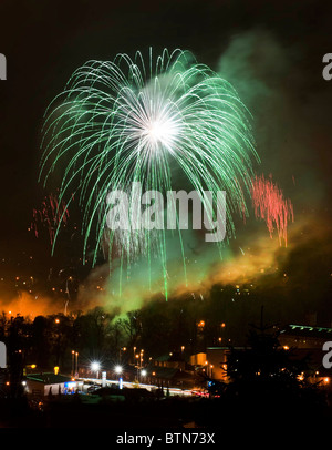 Bonfire Night Feuerwerk über Perth in Schottland Stockfotografie - Alamy