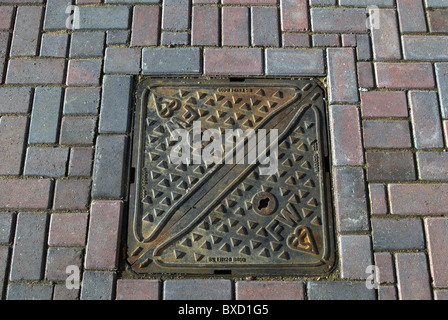 Eine Wasserleitung Kanaldeckel in Brooklyn, New York Stockfoto, Bild ...