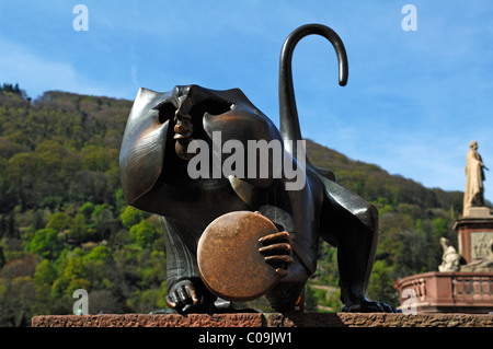 Brueckenaffe Brücke Bronze Affen Skulptur von Gernot Rumpf Heidelberg ...