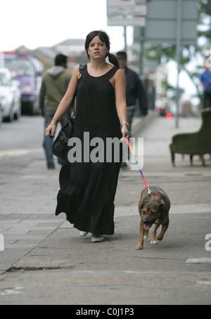 Lily Allen Arriving mit ihrem neuen Hund nach Hause holte sie vom ...
