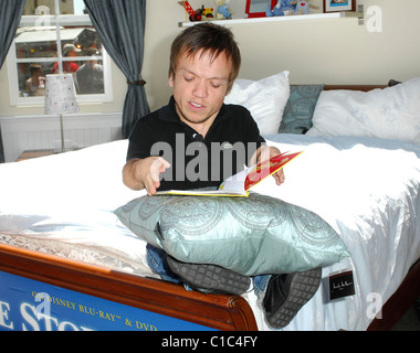 Mikey Post Walt Disney Home Entertainment National Reading Month hüllt ...