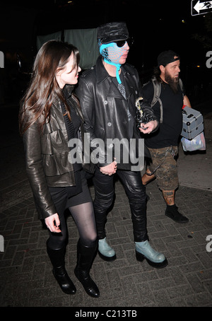 Marilyn Manson und Isani Griffith ankommen zurück in ihrem Hotel ...