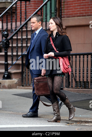 Matt Damon und Emily Blunt am Set von "The Adjustment Bureau" in ...