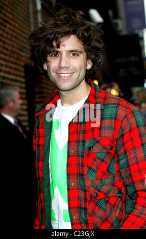 Mika Alias Mica Penniman außerhalb der Ed Sullivan Theater für die ...