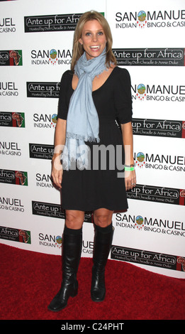 Cheryl Hines 2. jährlichen "Ante Up For Africa"-Poker-Turnier an der ...