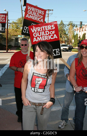 K.T. Tunstall tritt vor den Walt Disney Studios in Kalifornien auf der ...