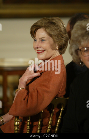 Edmund Moy und First Lady Laura Bush die Abteilung Treasury United ...