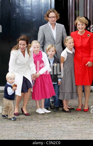 Prinzessin Margriet, Prinz Bernhard, Prinzessin Annette, Anna, Isabella ...