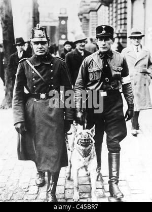 Die Sturmabteilung als Hilfspolizei, 1933 Stockfotografie - Alamy