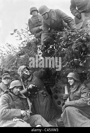 Deutsche Soldaten an der Ostfront 1944 Stockfotografie - Alamy
