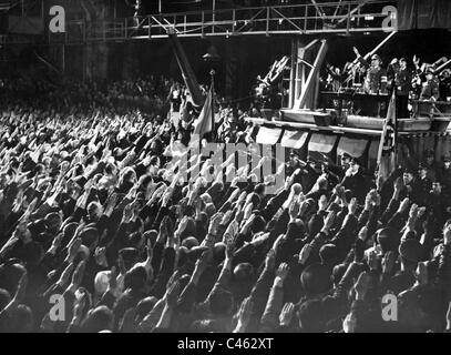 Adolf Hitler und Robert Ley, 1940 Stockfoto, Bild: 37000277 - Alamy