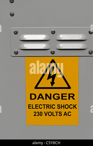 Stromschlag Gefahr Gefahrenzeichen Stockfoto, Bild: 139715928 - Alamy