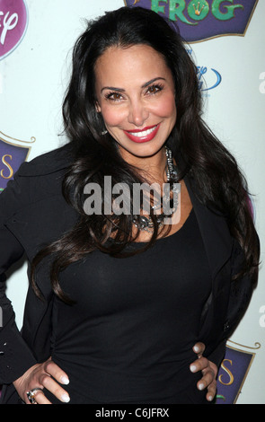 Joumana Kidd mit ihren Töchtern Miah und Jazelle besuchen die ...