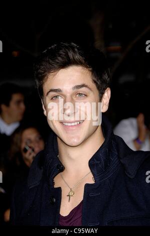 David Henrie im Ankunftsbereich für The Twilight Saga: Breaking Dawn ...
