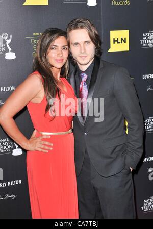 Jonathan Jackson, Lisa Vultaggio im Ankunftsbereich für 38th Annual ...