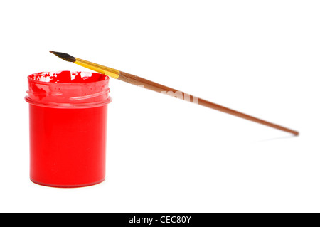 Pinsel mit roter Farbe auf weißem Hintergrund isoliert Stockfoto, Bild ...