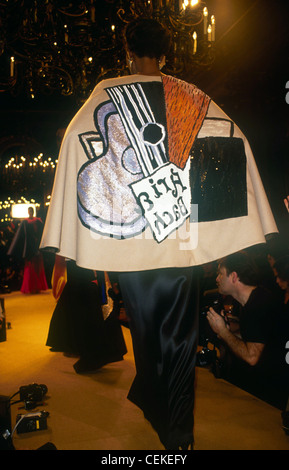 Yves Saint Laurent Haute Couture Paris Frühjahr Sommer weiblichen ...